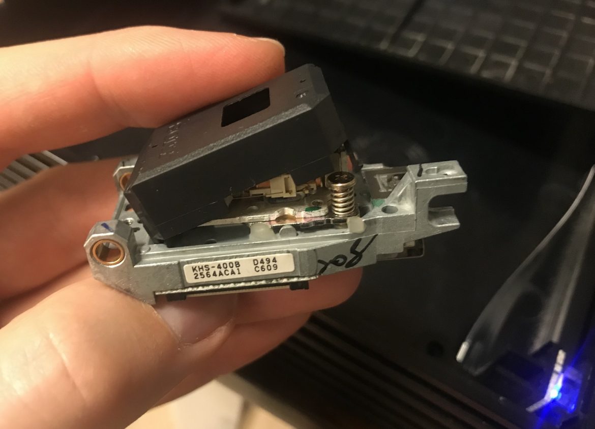 Playstation 2 (fat): Laser cleaning and / or replacement - Dreamcast.nu