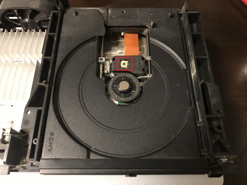 Playstation 2 (fat): Laser cleaning and / or replacement - Dreamcast.nu