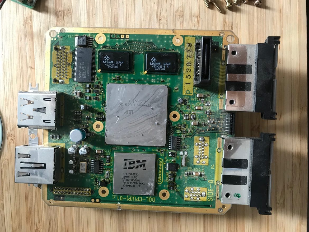 Nintendo Gamecube: disassembly and cleaning - Dreamcast.nu