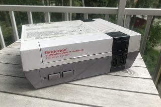 Nintendo Entertainment System (NES) disassembly and cleaning - Dreamcast.nu