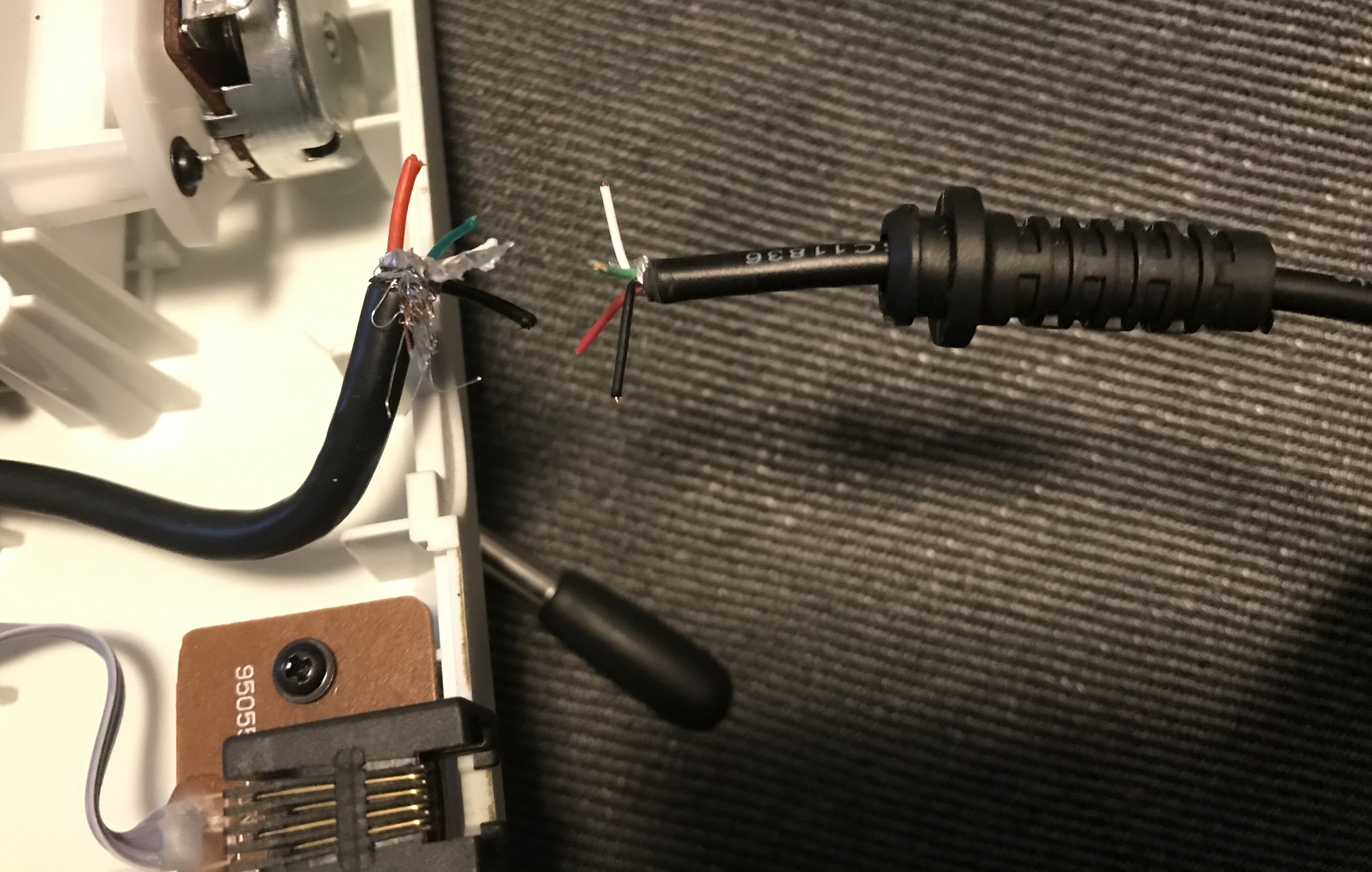 RedOctane X-Plorer Xbox 360 guitar repair - Dreamcast.nu