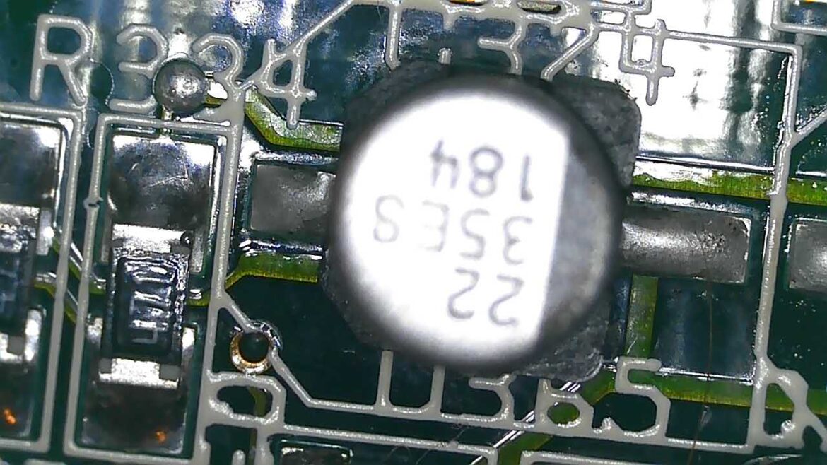SMD-capacitor - Dreamcast.nu